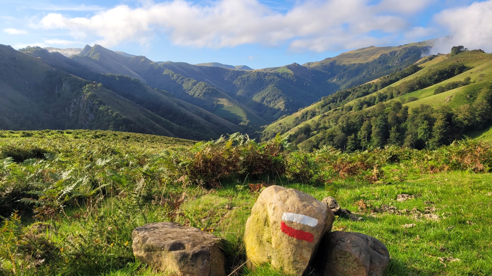 Séjour GR10 liberté - Traversée Pyrénées liberté - Rando Pyrénées ...